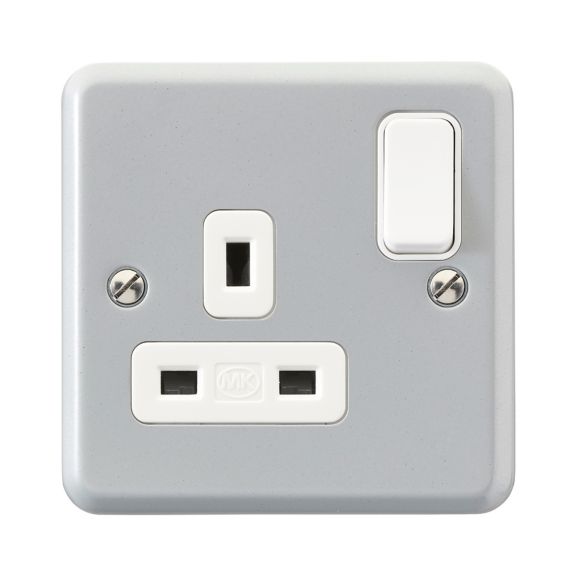 MK K2977ALM 13A 1G DP Switched Metalclad Socket — Electricals Online